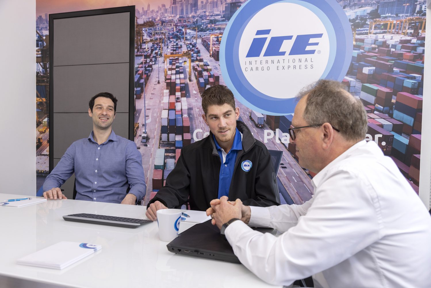 Perth Freight Forwarding | International Cargo Express